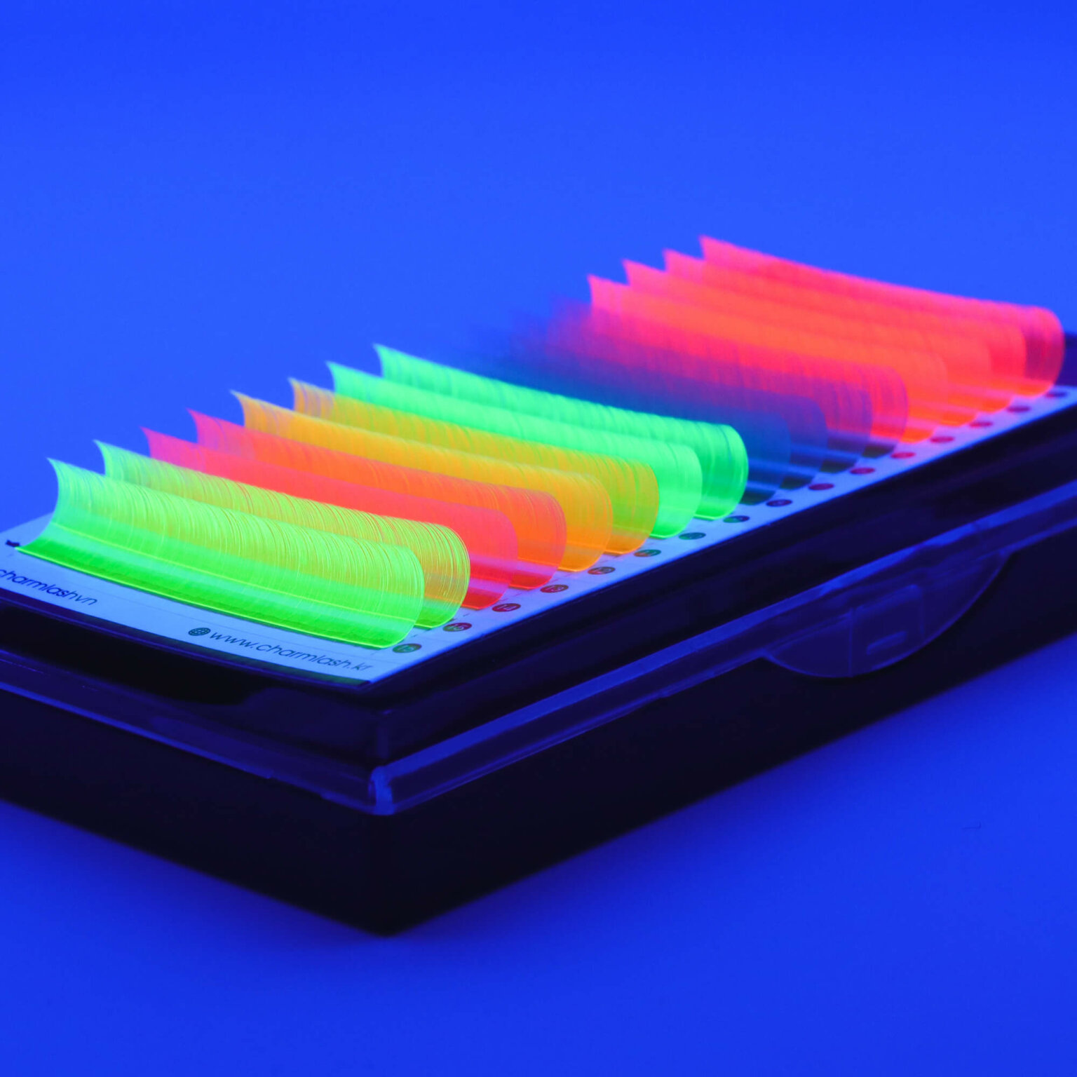 UV Neon Lashes - Wholesale Manufacturer In Vietnam