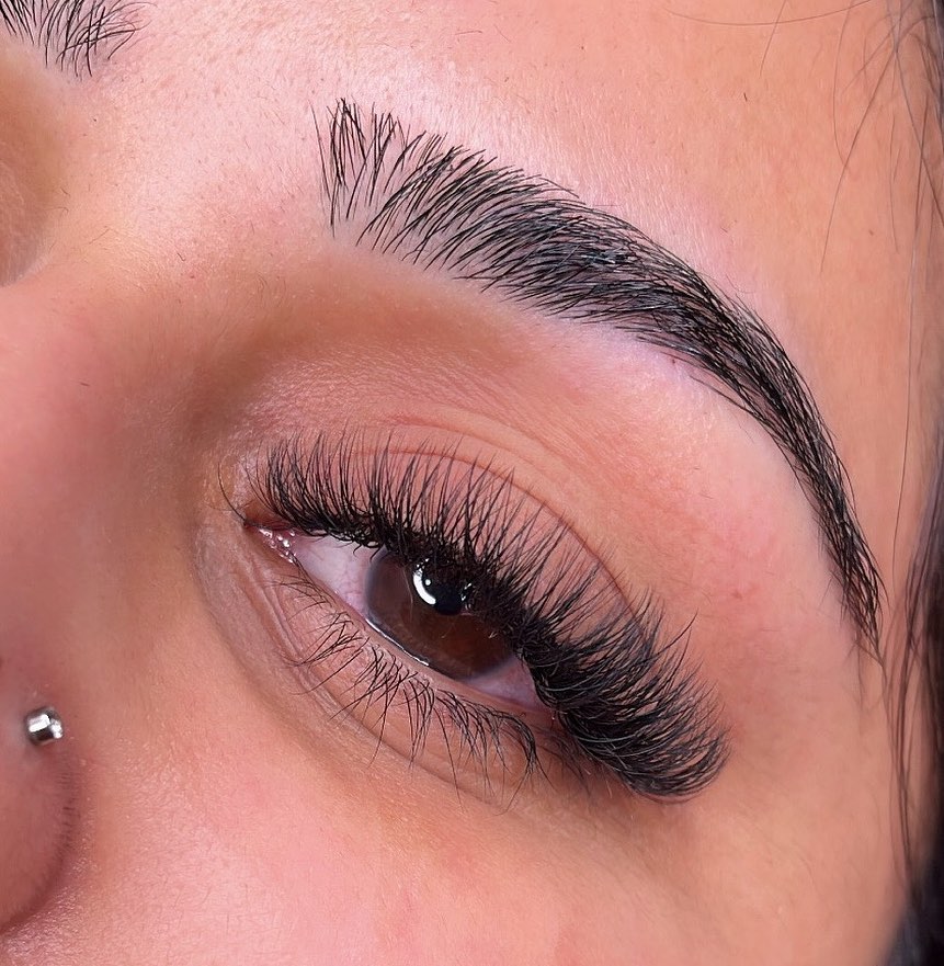 Hybrid Lash Extensions - The Wonder Shouldn’t Be Missed Out