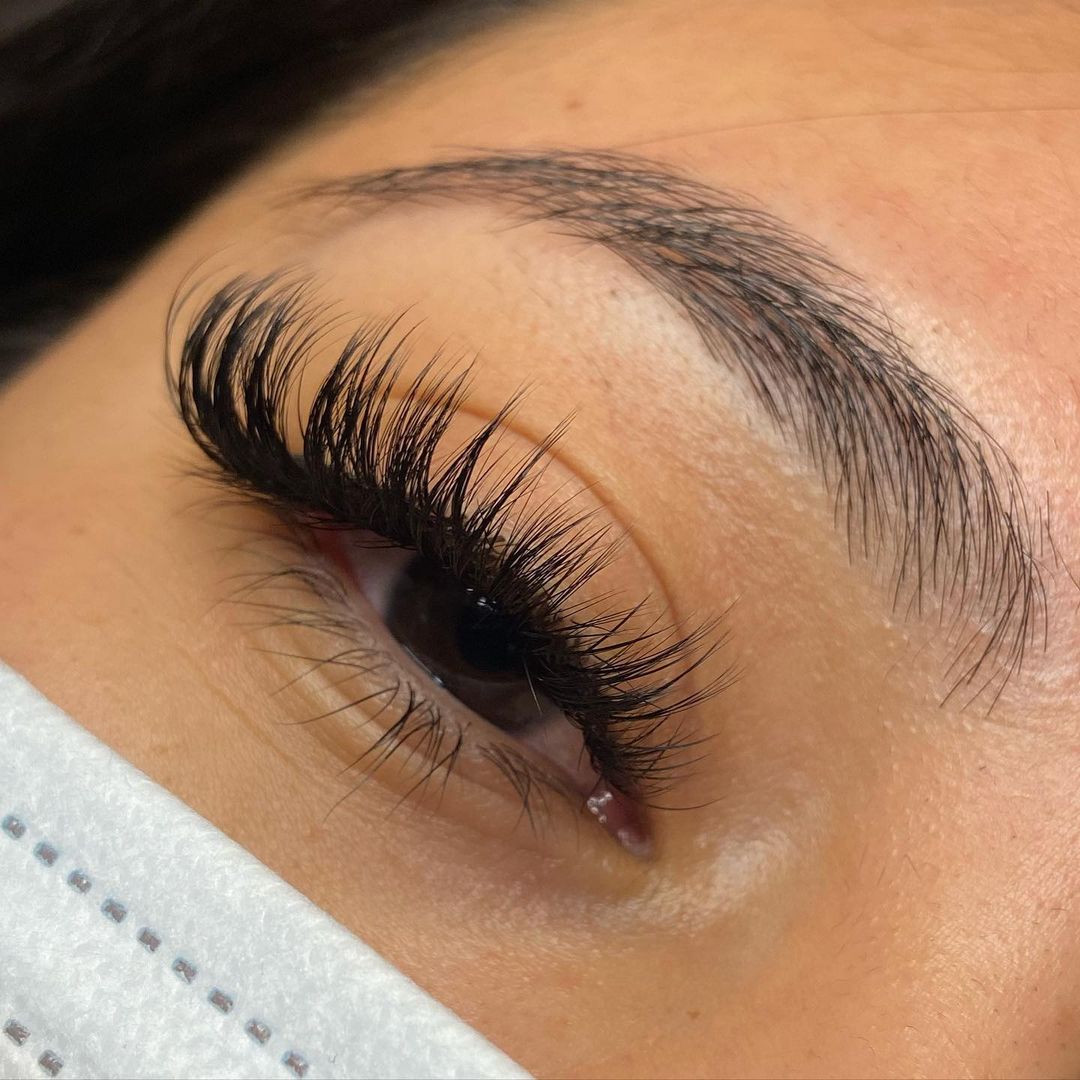 Hybrid Lash Extensions - The Wonder Shouldn’t Be Missed Out