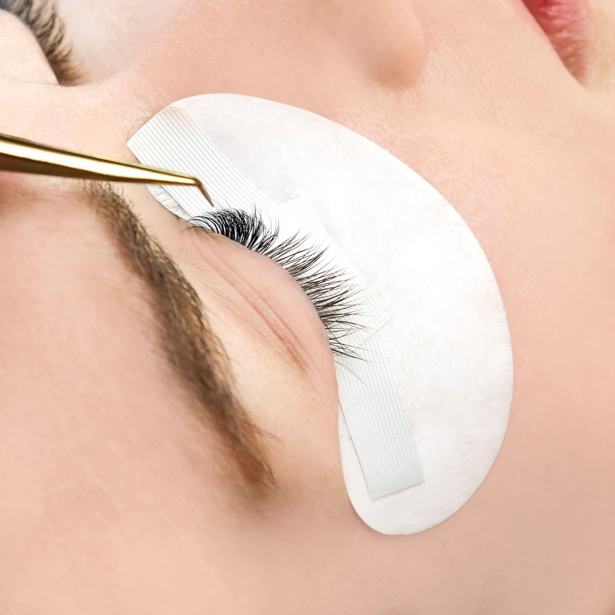 Mastering the art of lash taping: Tips and Techniques | GlamorEyelash