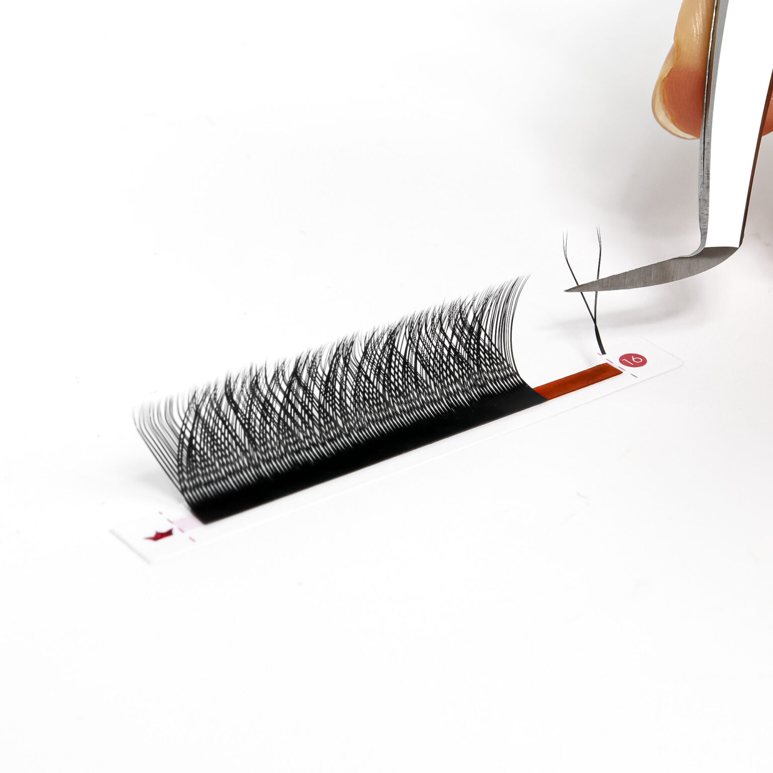 What are YY lash extensions and how to apply them - CharmLash