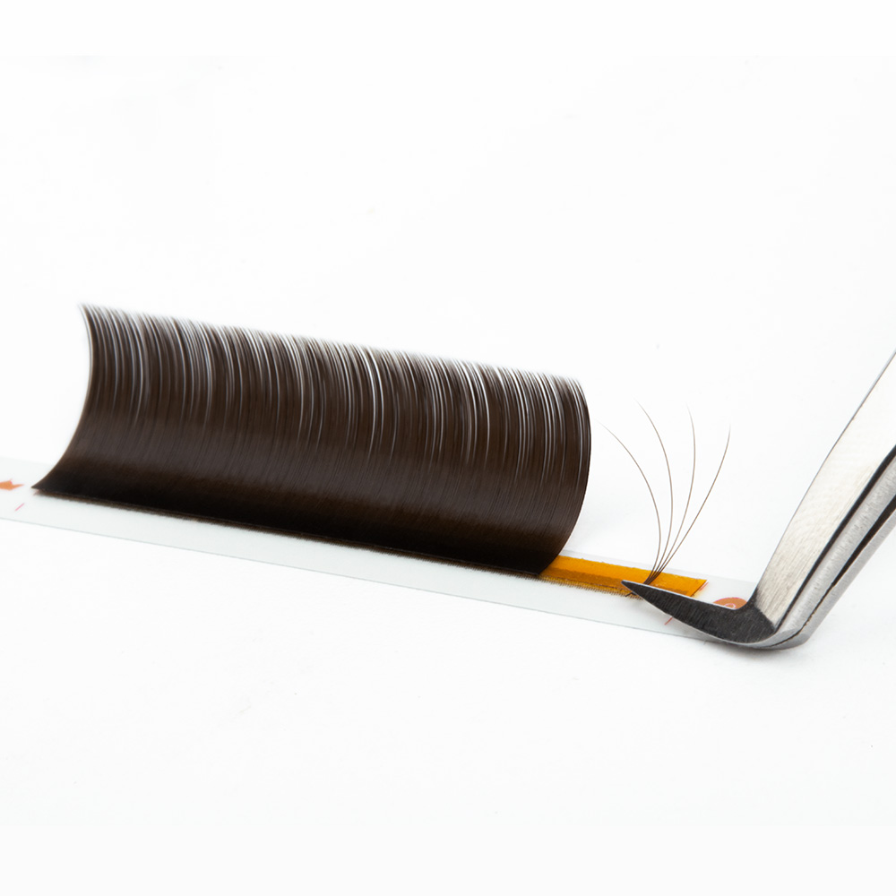 Expert Tips For Lash Extensions On Blonde Eyelashes