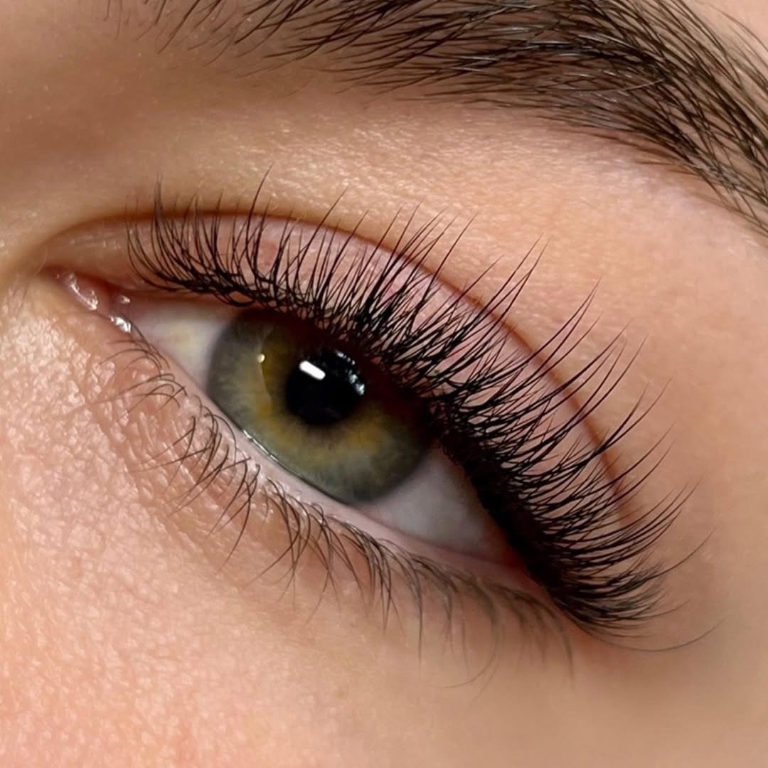 Eyelash Extensions Cost By Types In 2025 - New Update